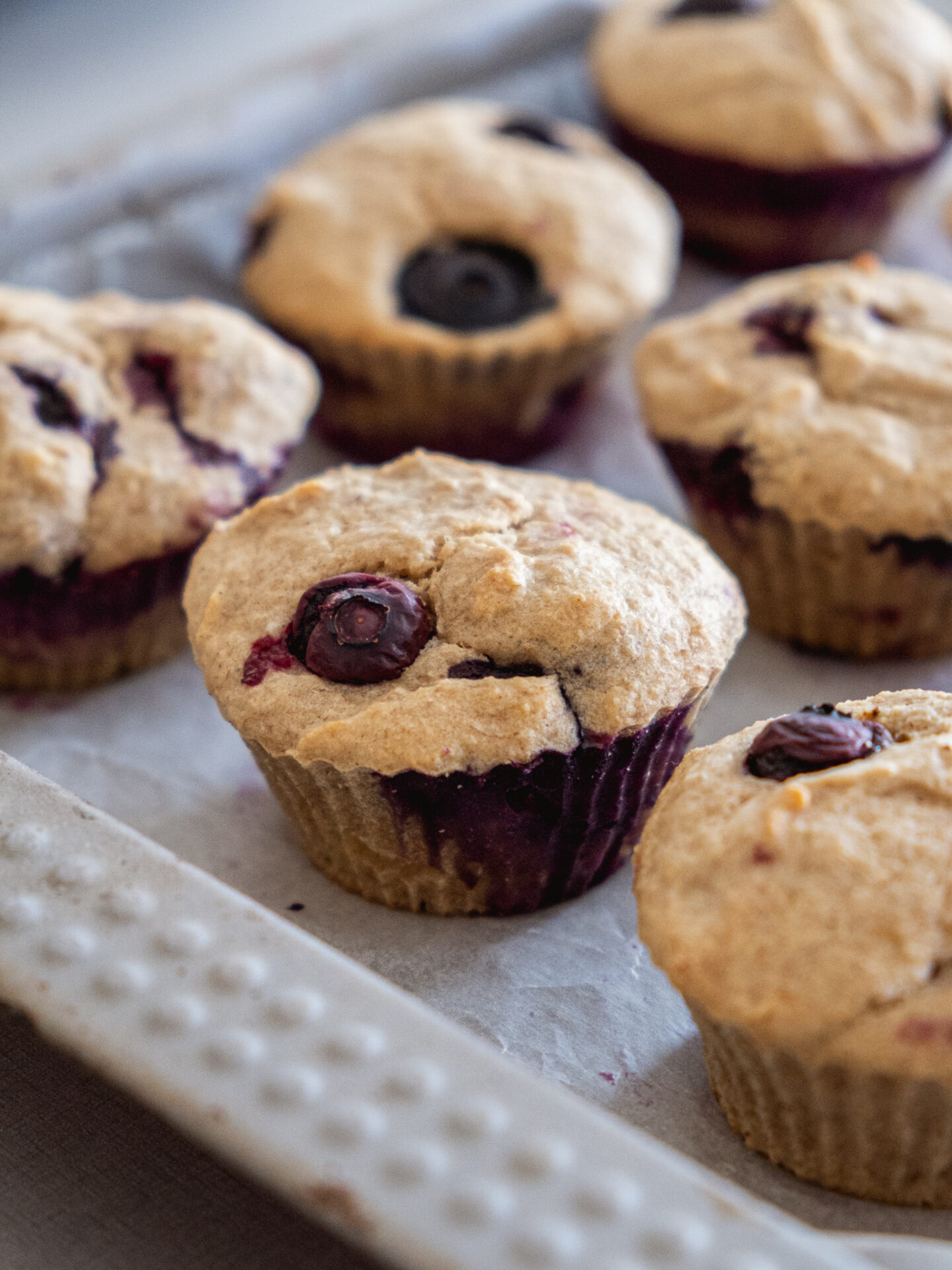 No-Sugar-Added Oat Flour Blueberry Muffins – TastyOm